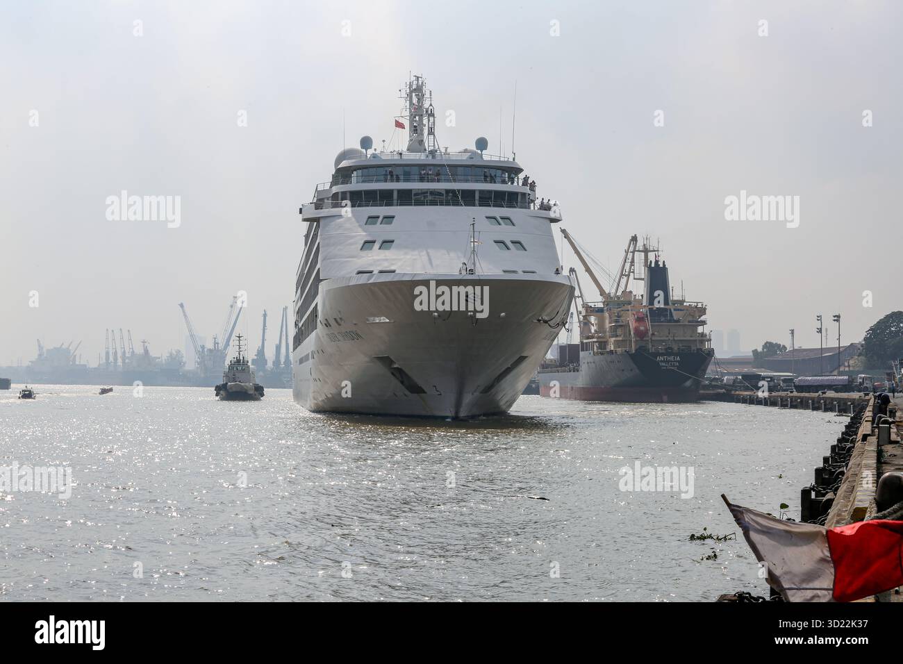 Luxury cruise ship SILVER SHADOW (Silversea) in stopover moored in Ho ...