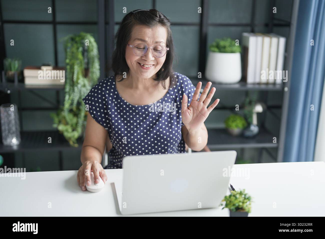 Beautiful senior mature woman hi-res stock photography and images - Alamy