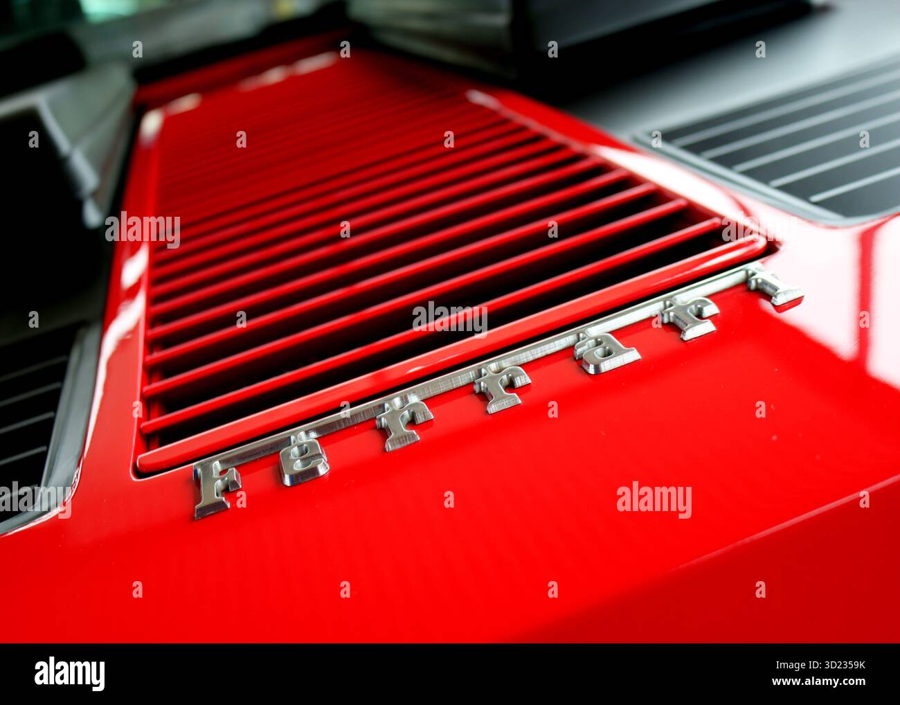 Shiny chrome ferrari logo hi-res stock photography and images - Alamy
