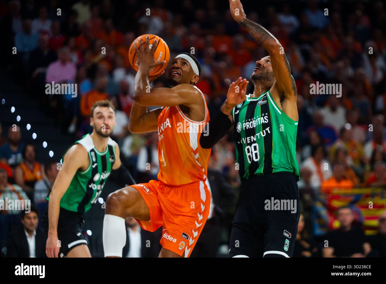 Cameron taylor hi-res stock photography and images - Alamy