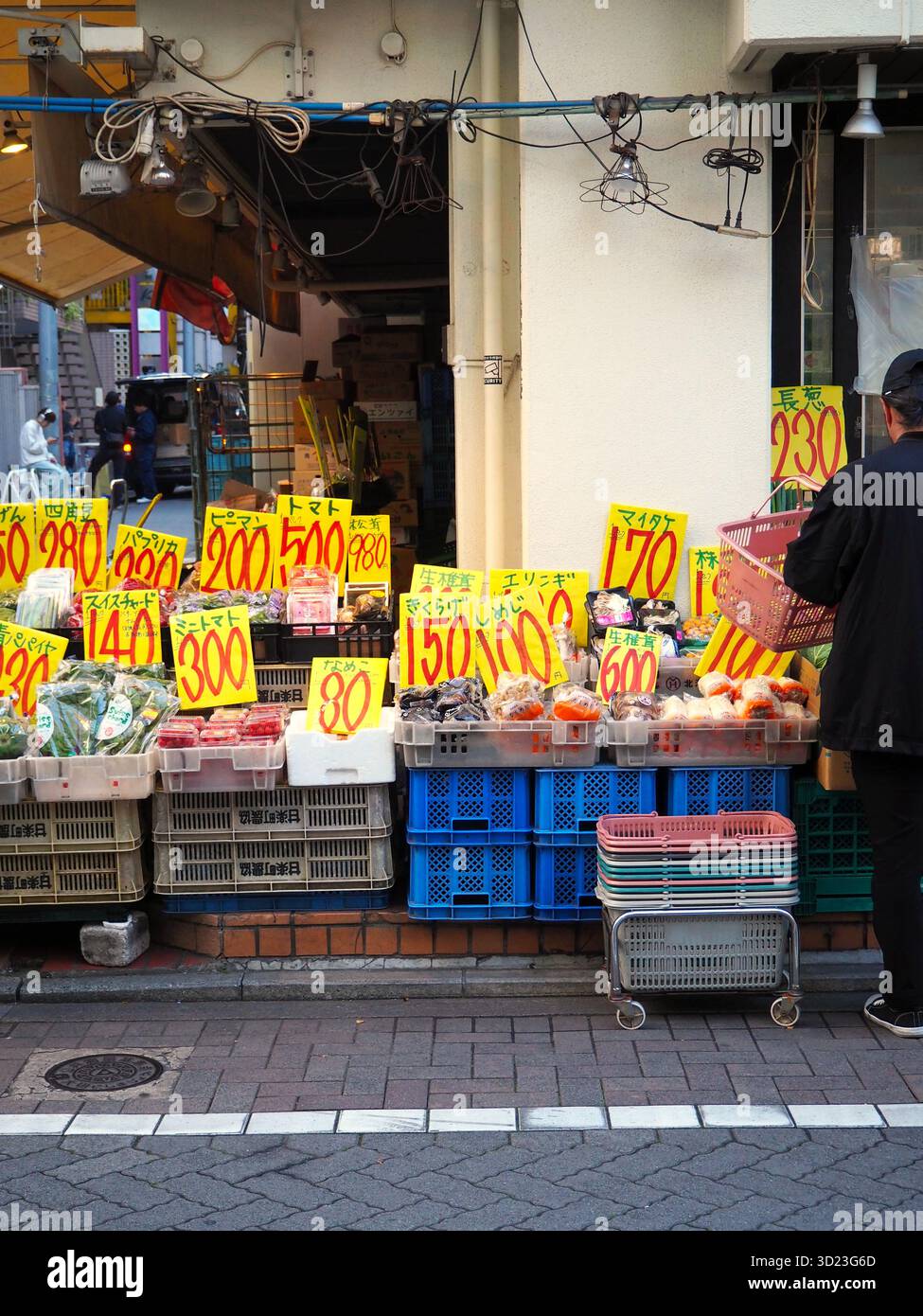 Handwritten price signs hi-res stock photography and images - Alamy