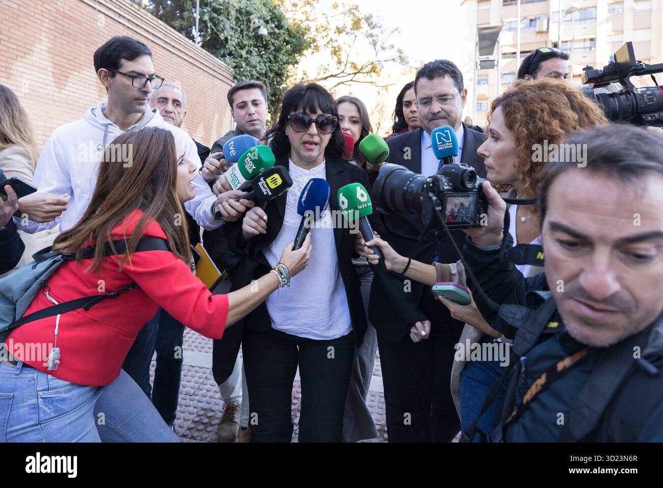 Juana Rivas testifies as an investigator for the alleged abduction of ...