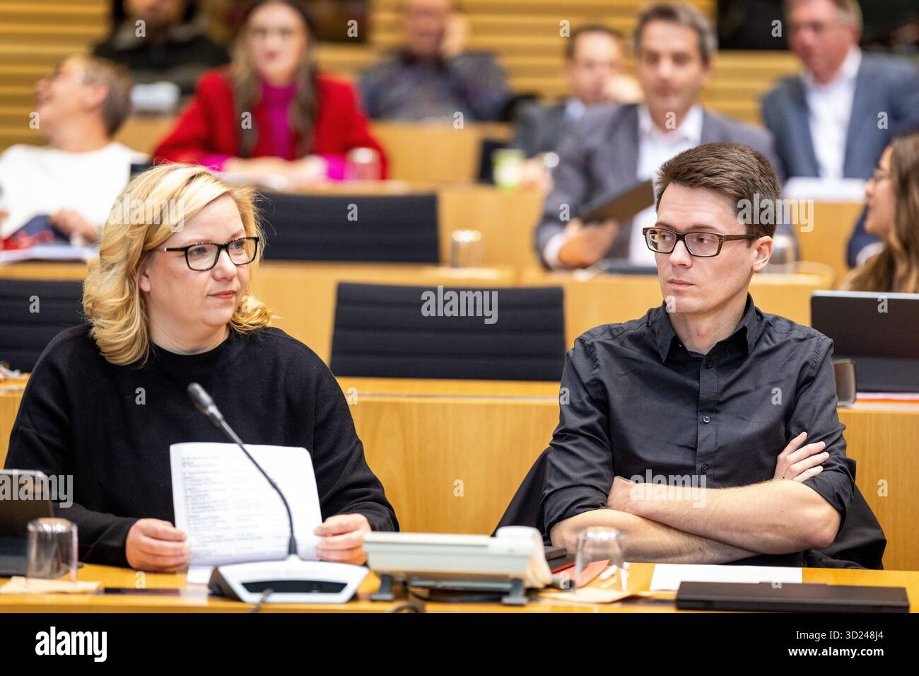 Erfurt , 301025 , Plenum Landtag Thüringen im Bild: Katja Mitteldorf ...
