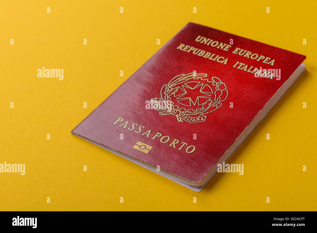 Italy passport for travelling, flying and doing business. Italian ...