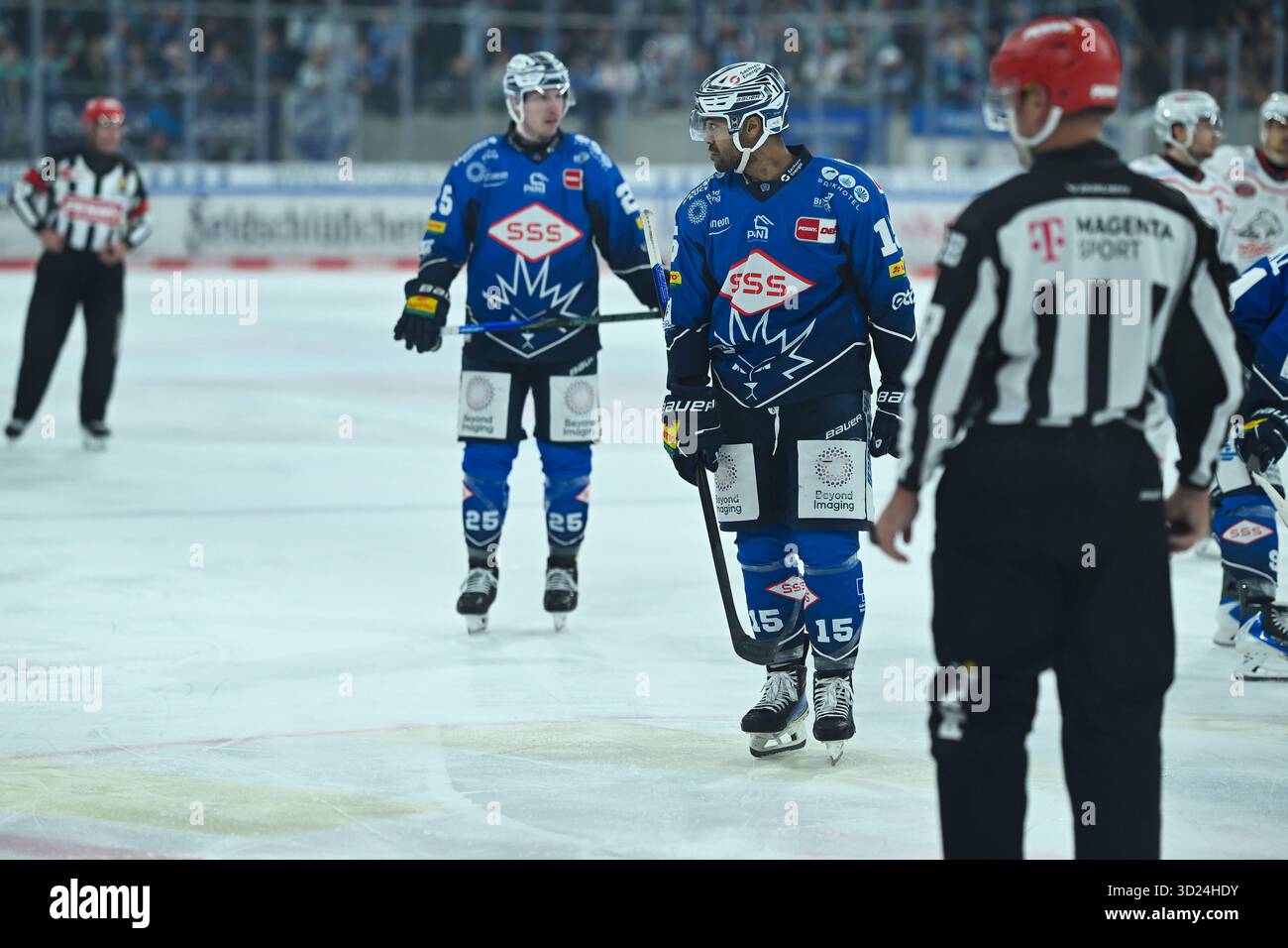 C. J. Suess (Dresdner Eisloewen, #15) Dresdner Eisloewen vs. Nuernberg ...