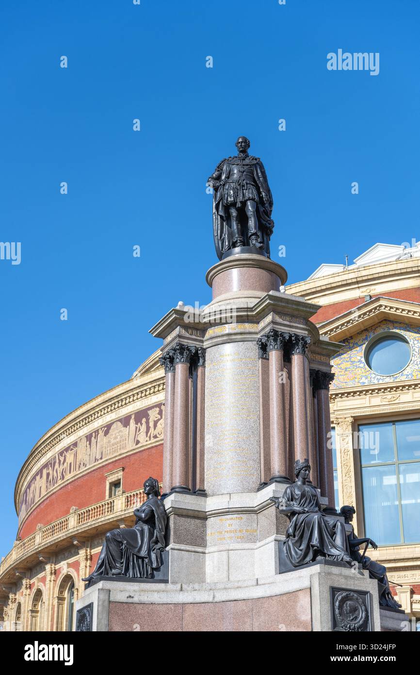 This outdoor monument, located south of Royal Albert Hall in London ...