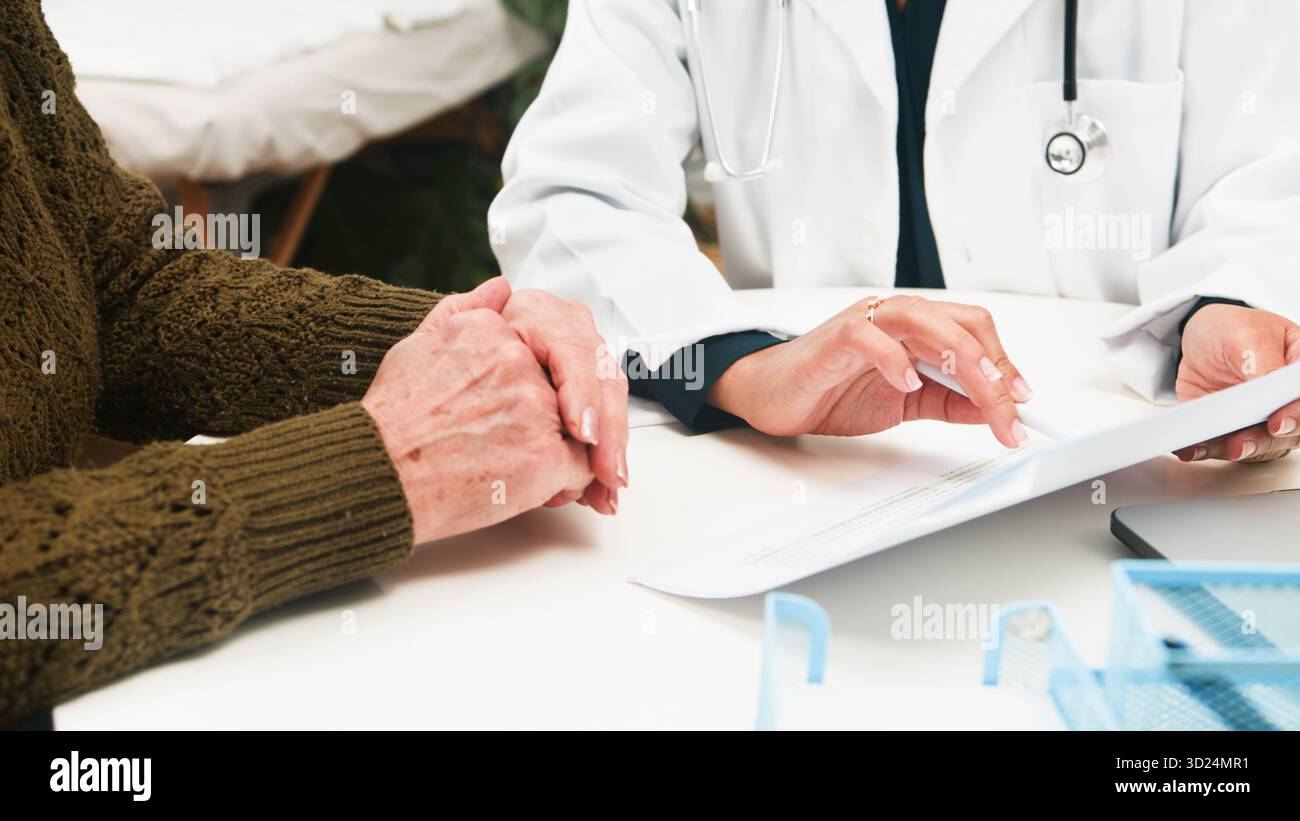 Doctor_visit hi-res stock photography and images - Alamy