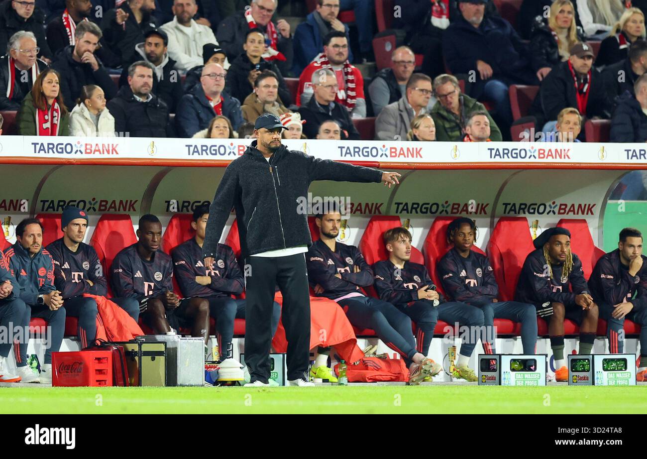 Trainer Vincent Kompany (Bayern) Cologne, October 29, 2025, Football ...