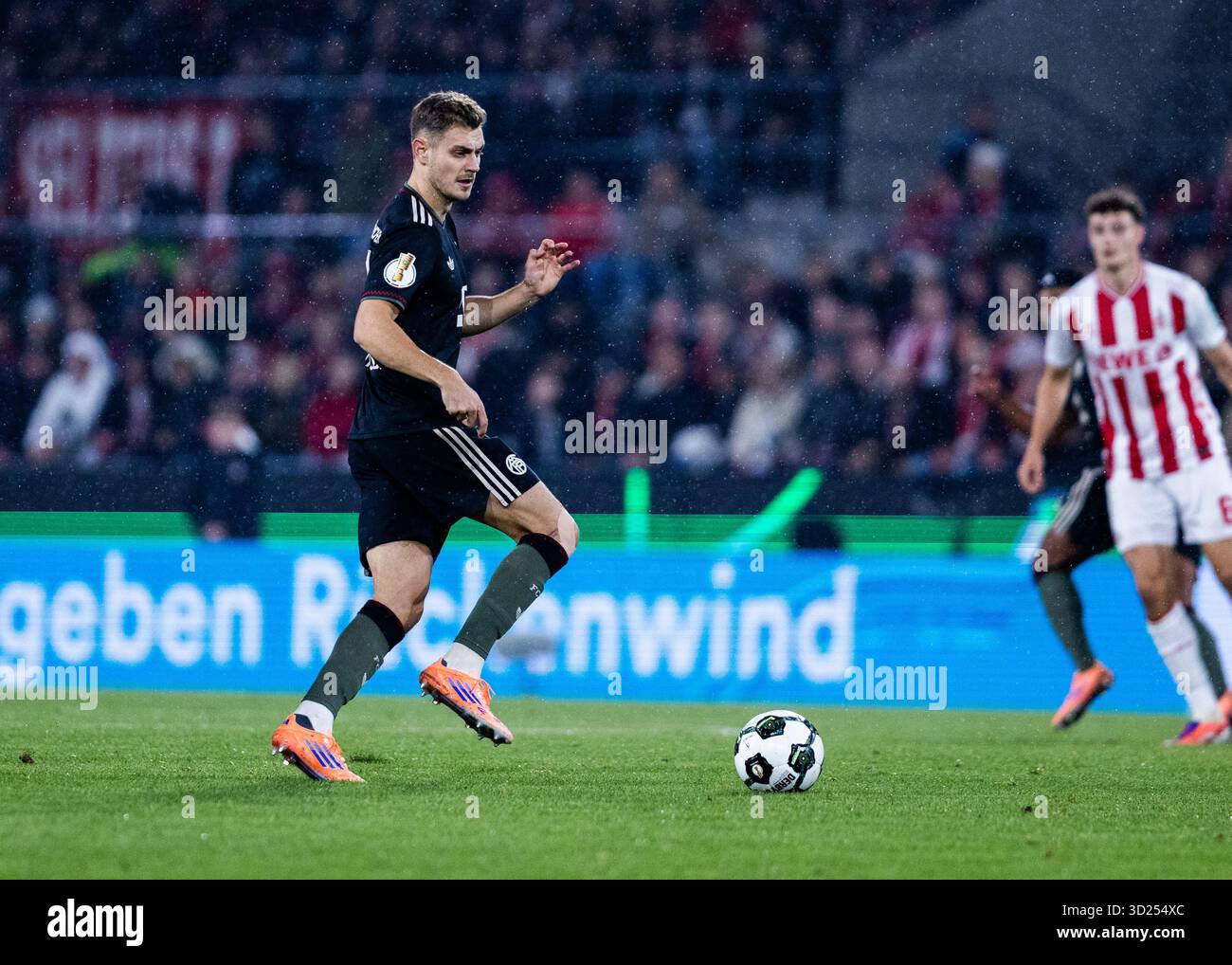Koeln, RheinEnergieStadion, 29.10.2025: Aleksandar Pavlovic of Muenchen ...