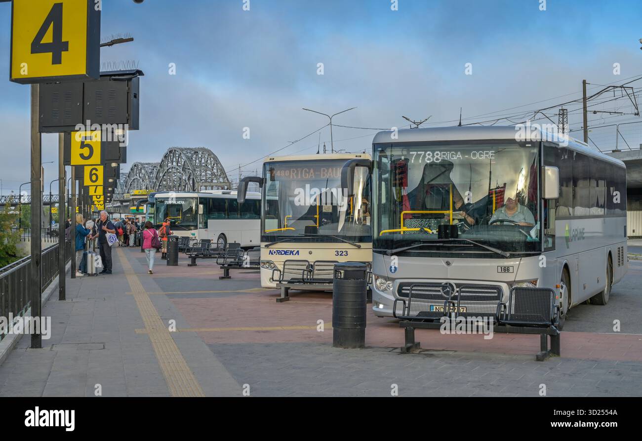 Riga Busbahnhof, Autoosta, Riga, Lettland *** Riga Bus Station ...