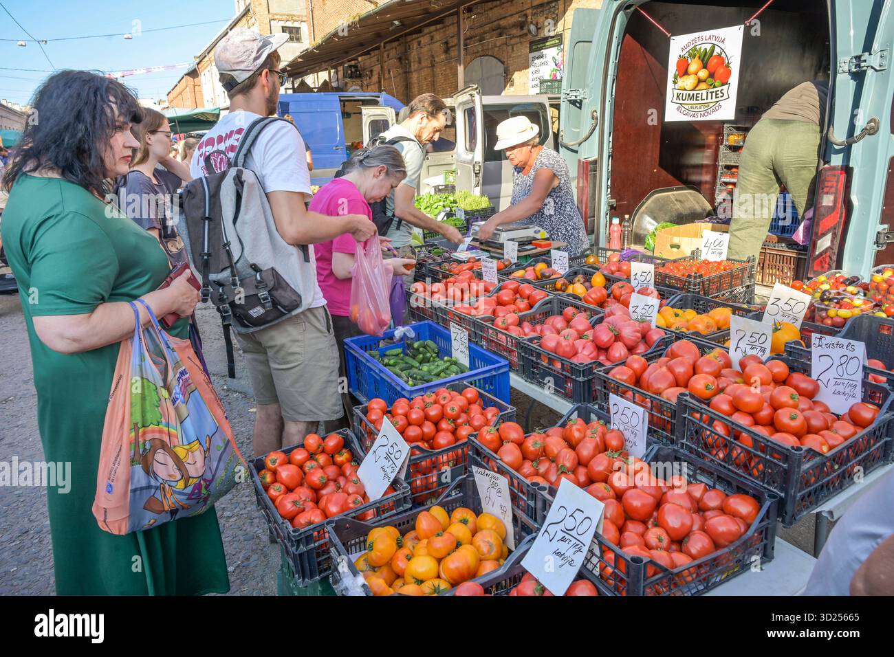 Gemüse, Verkaufsstand, Zentralmarkt, grosser Wochenmarkt, Centraltirgus ...