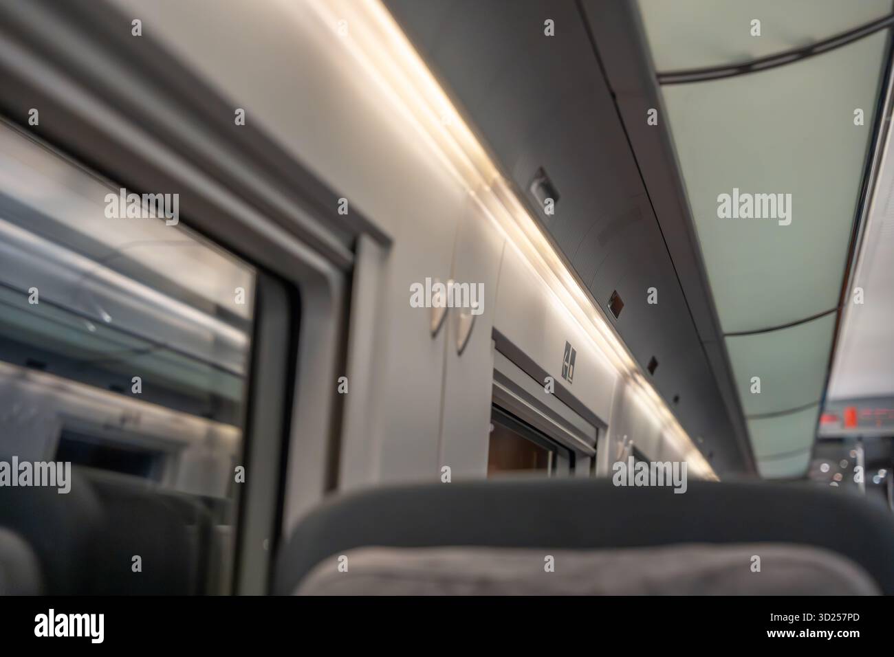 Train ceiling luggage area hi-res stock photography and images - Alamy