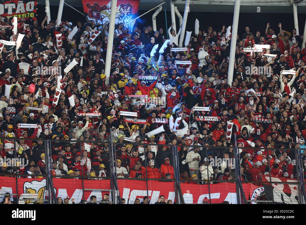Racing club flamengo fans hi-res stock photography and images - Alamy