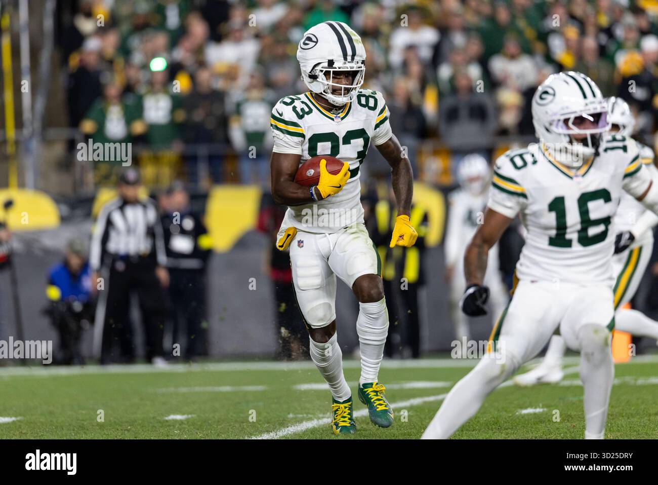 Green Bay Packers wide receiver Savion Williams (83) returns a kick ...