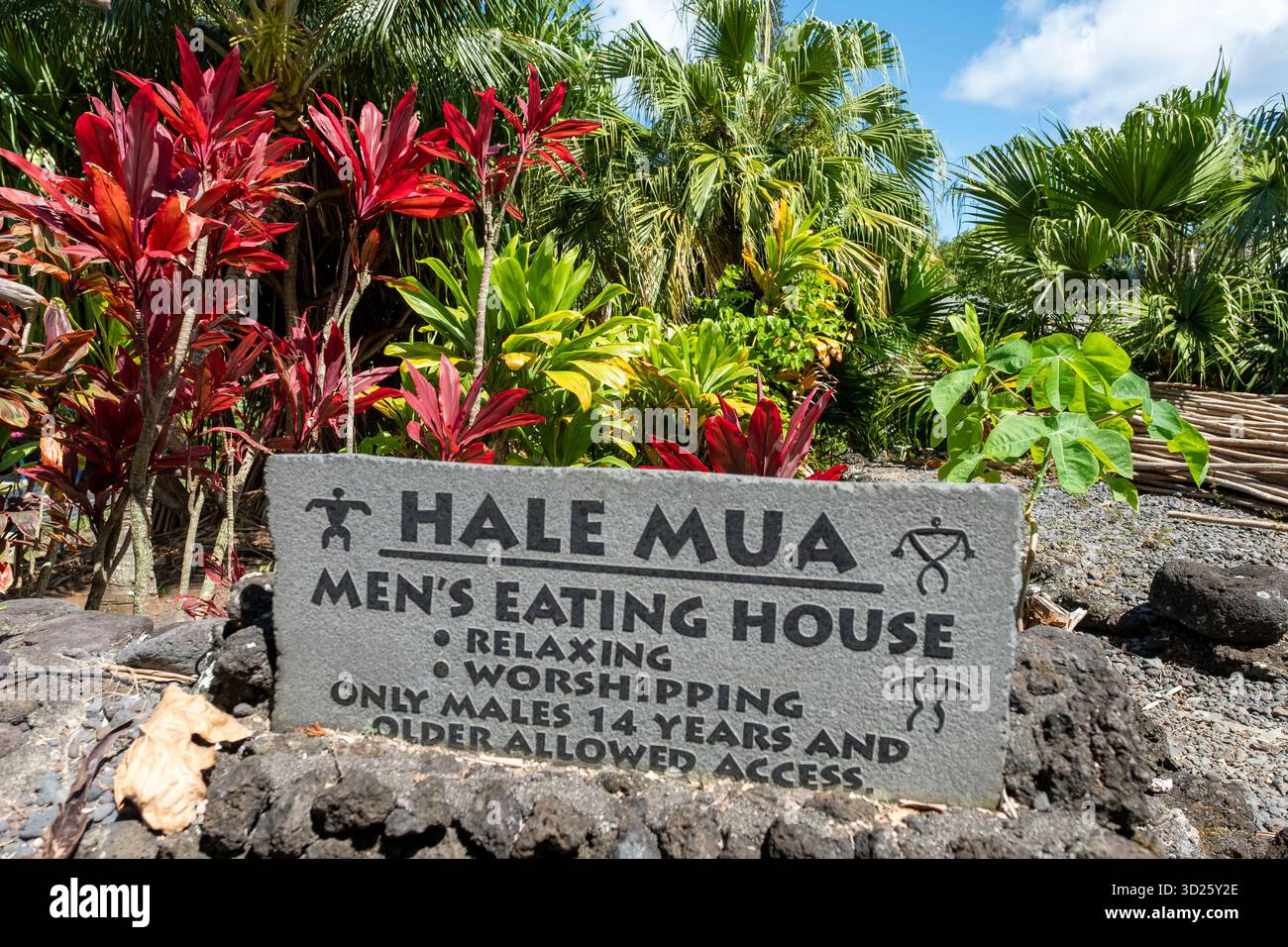 Mens eating house hi-res stock photography and images - Alamy