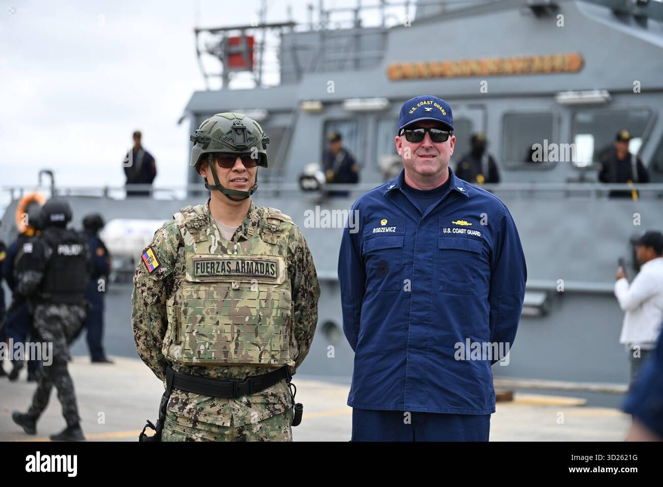 MANTA DETENTIDOS DROGA USA Manta, October 30, 2025 Arrival of a U.S ...