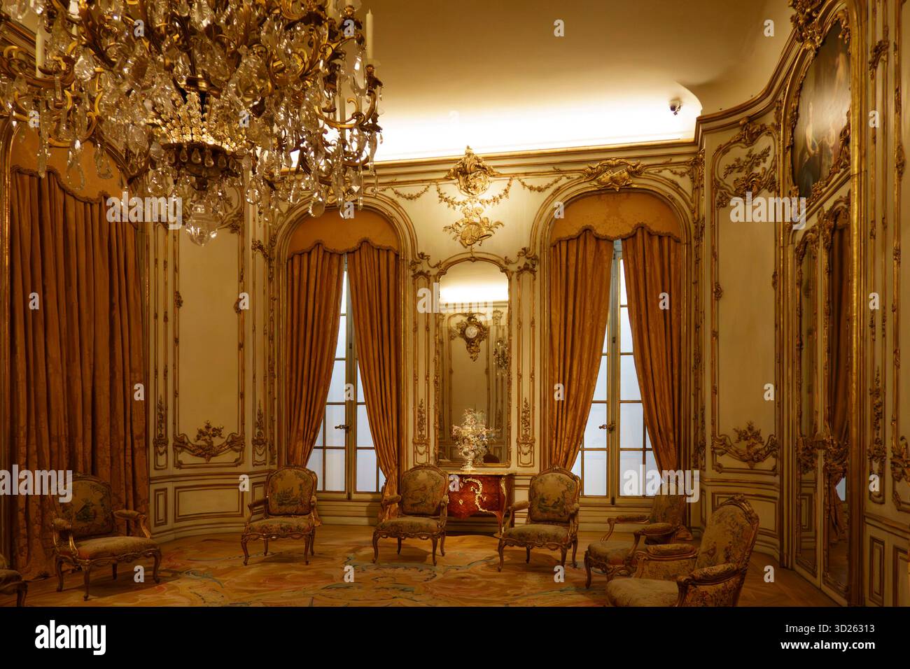 Lavishly decorated vintage salon at the National Museum of Ancient Art ...