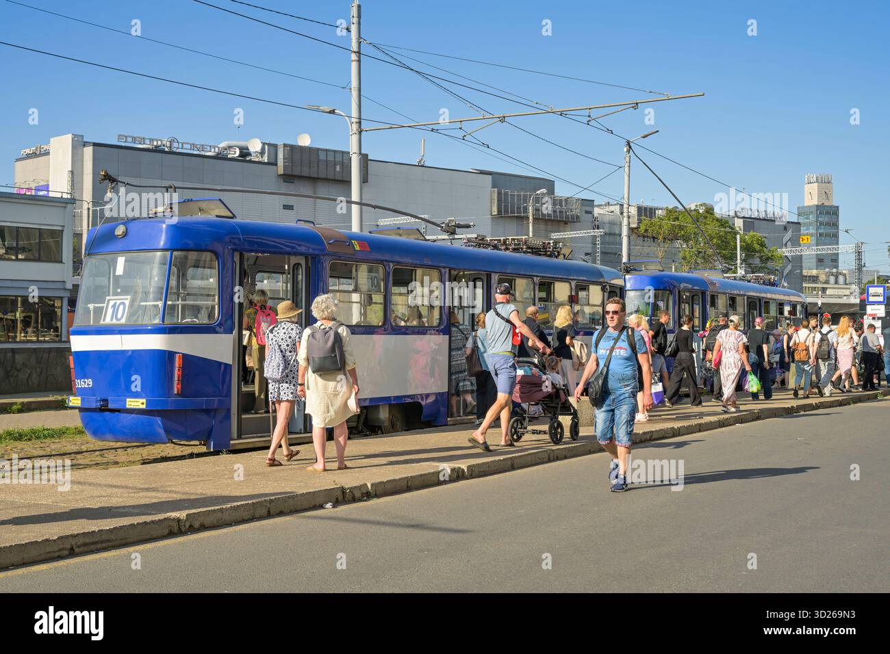 Tram, Straßenbahn, Riga, Lettland *** Streetcar, Tramway, Riga, Latvia ...