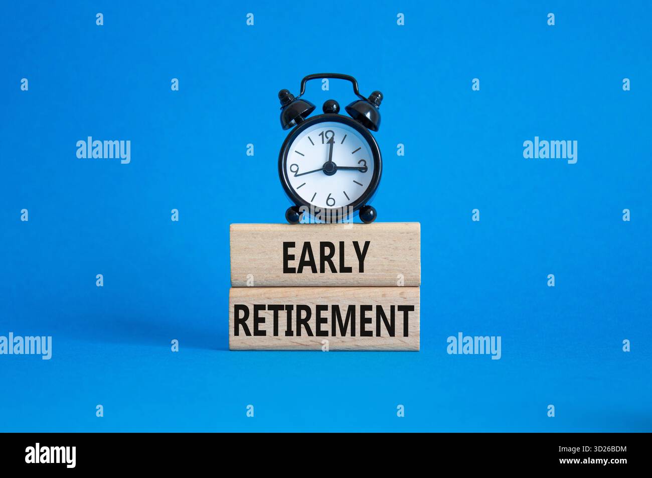 Early Retirement symbol. Wooden blocks with words Early Retirement ...