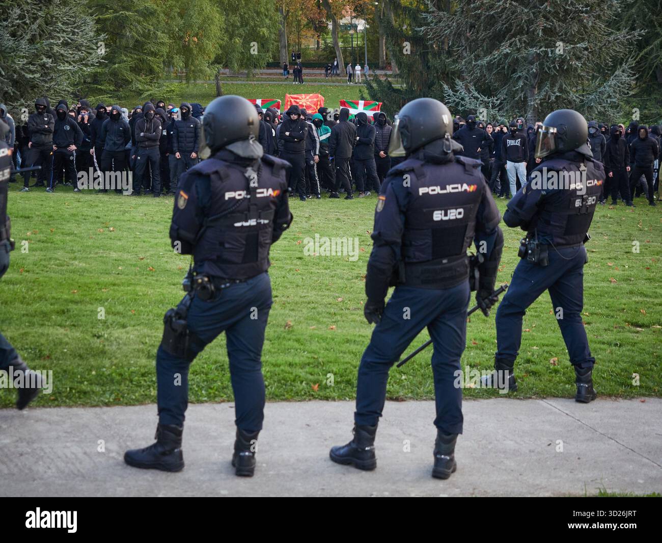 Agents of the Police Intervention Units (UIP) intervene during the ...