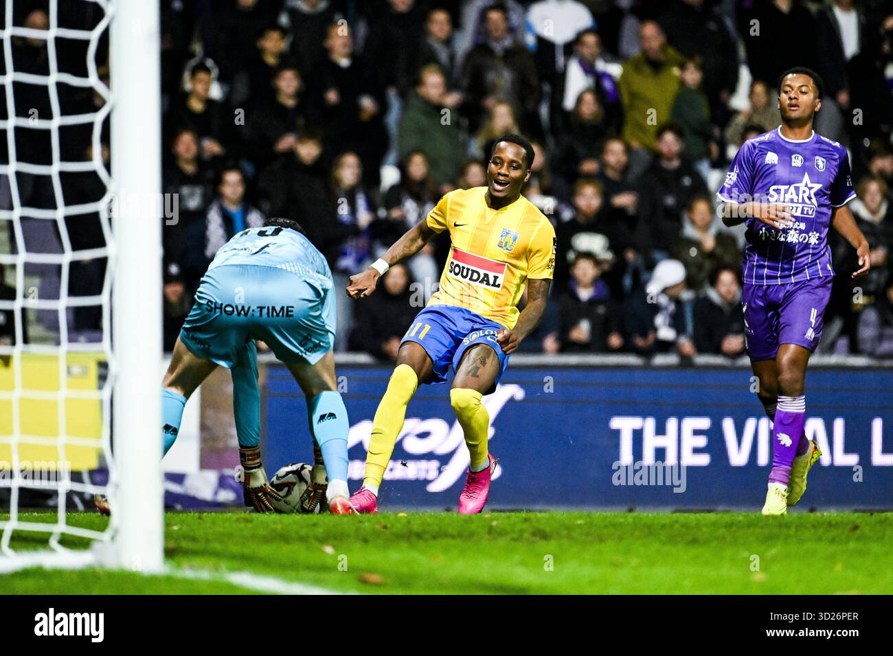 Beerschot's goalkeeper Nick Shinton and Westerlo's Adedire Mebude ...