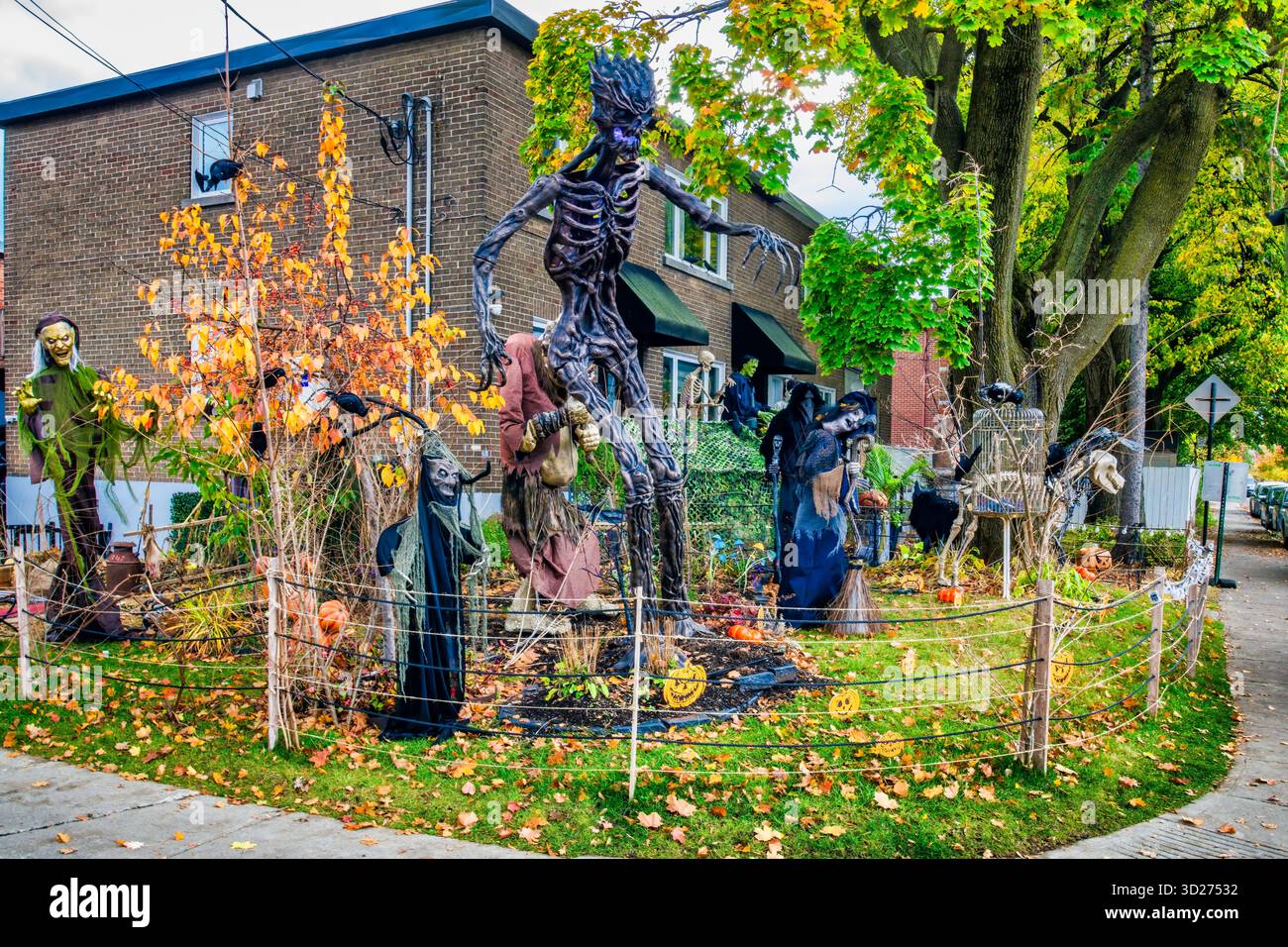 Halloween 2025 display hi-res stock photography and images - Alamy