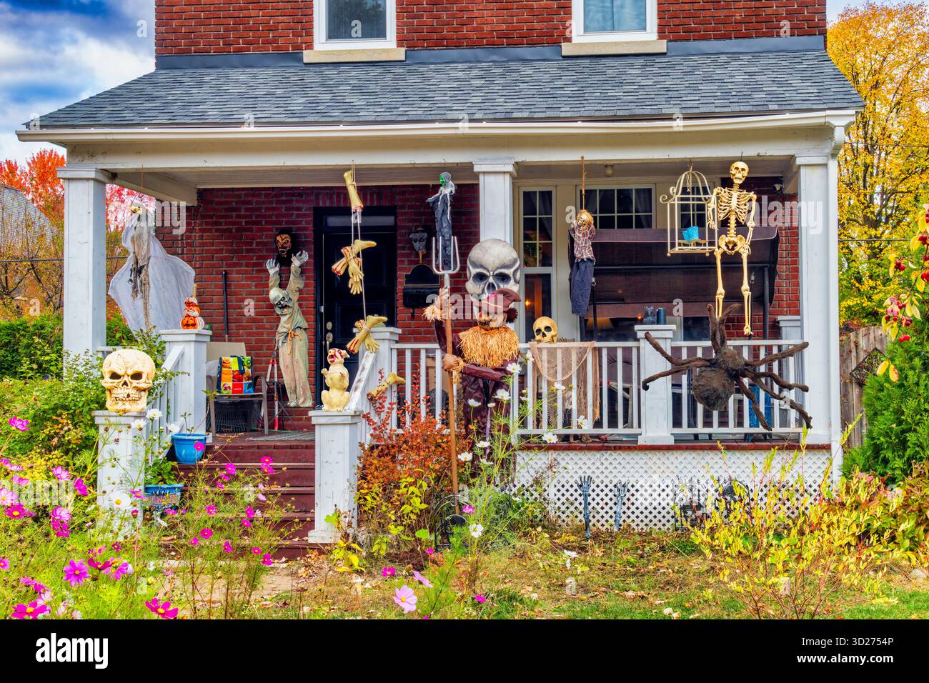 Scary haunted house halloween 2025 hi-res stock photography and images - Alamy