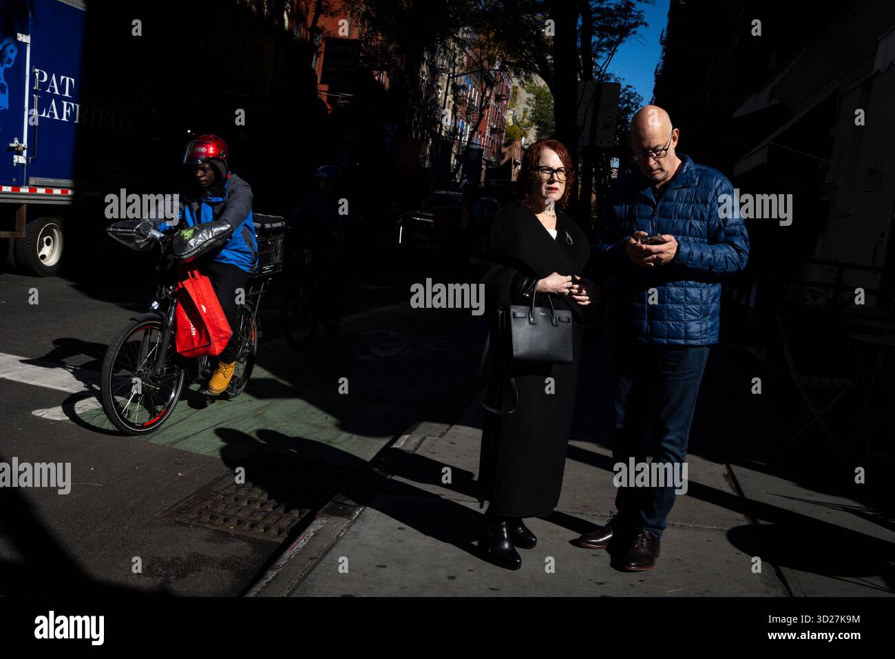 Street life on a fall day in New York City Stock Photo - Alamy