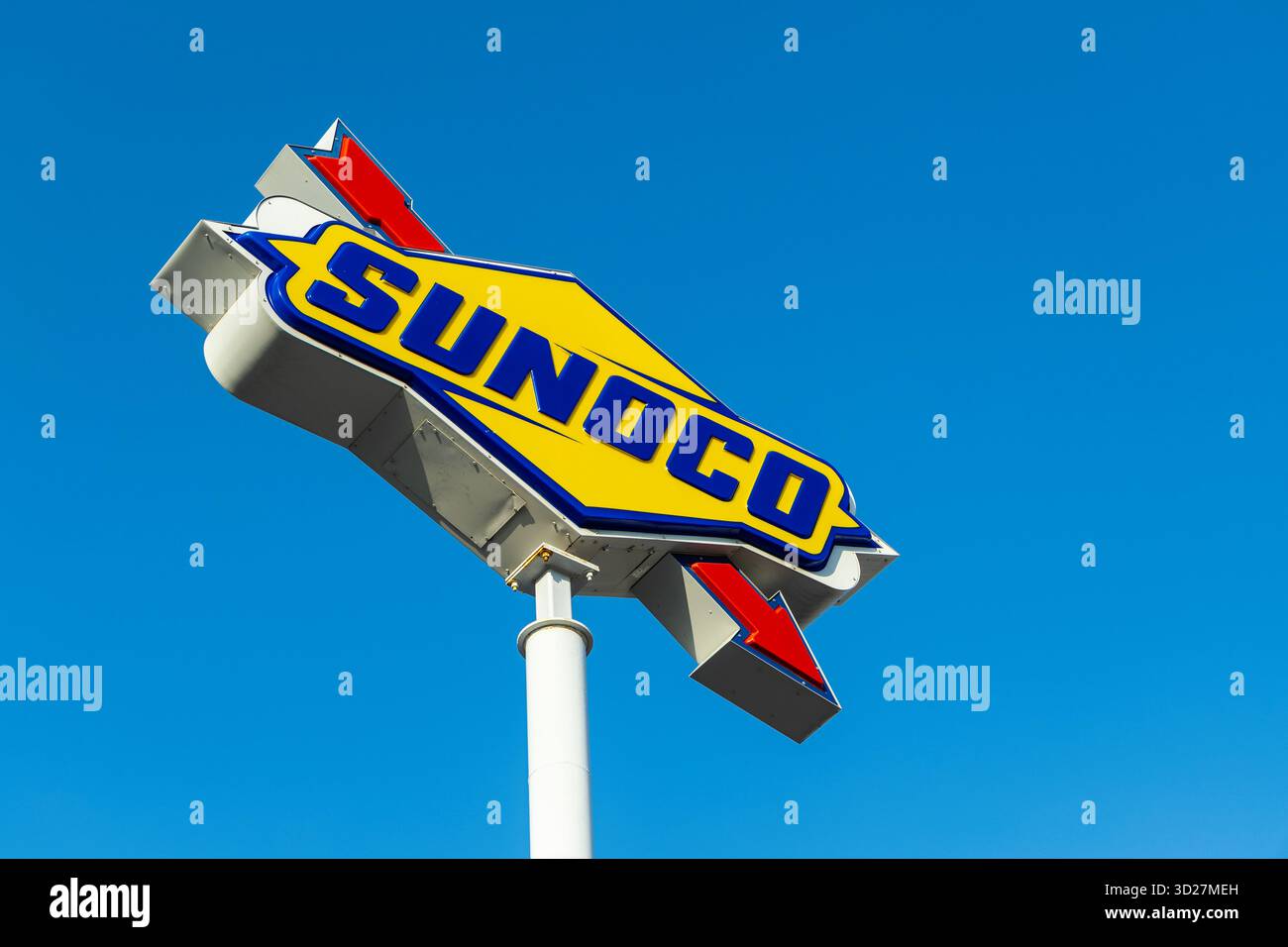 Blue sunoco fuel hi-res stock photography and images - Alamy