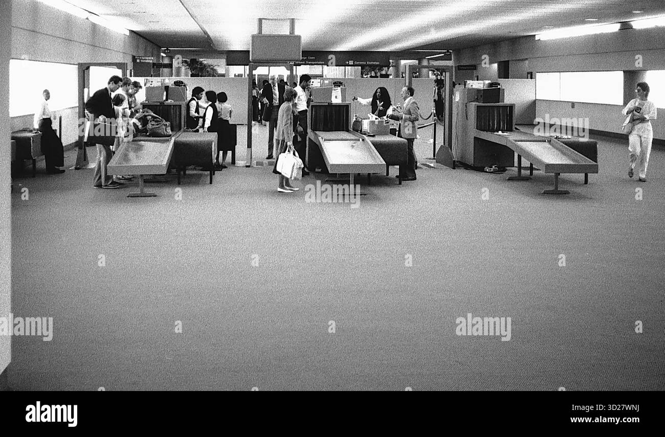 Air ticket counter Black and White Stock Photos & Images - Alamy