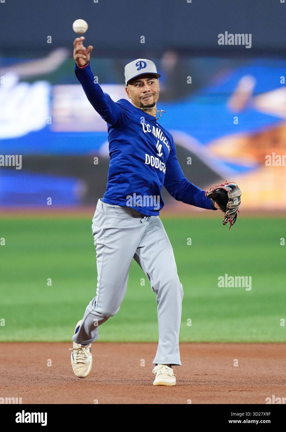 Los Angeles Dodgers shortstop Mookie Betts fields a ground ball during ...