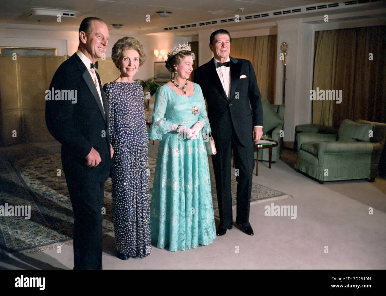 Queen elizabeth tiara 1980 hi-res stock photography and images - Alamy