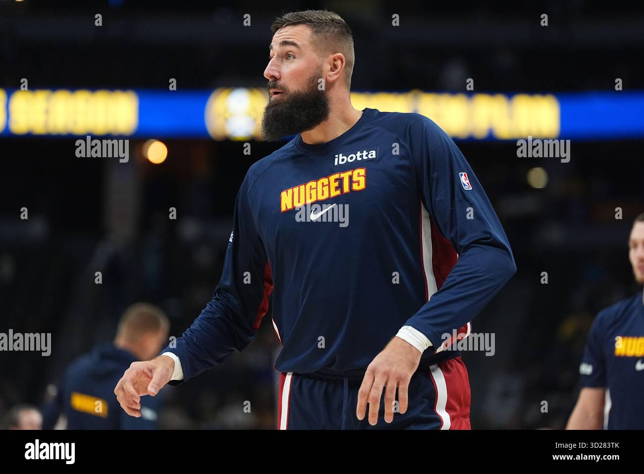 Denver Nuggets center Jonas Valanciunas (17) in the first half of an ...