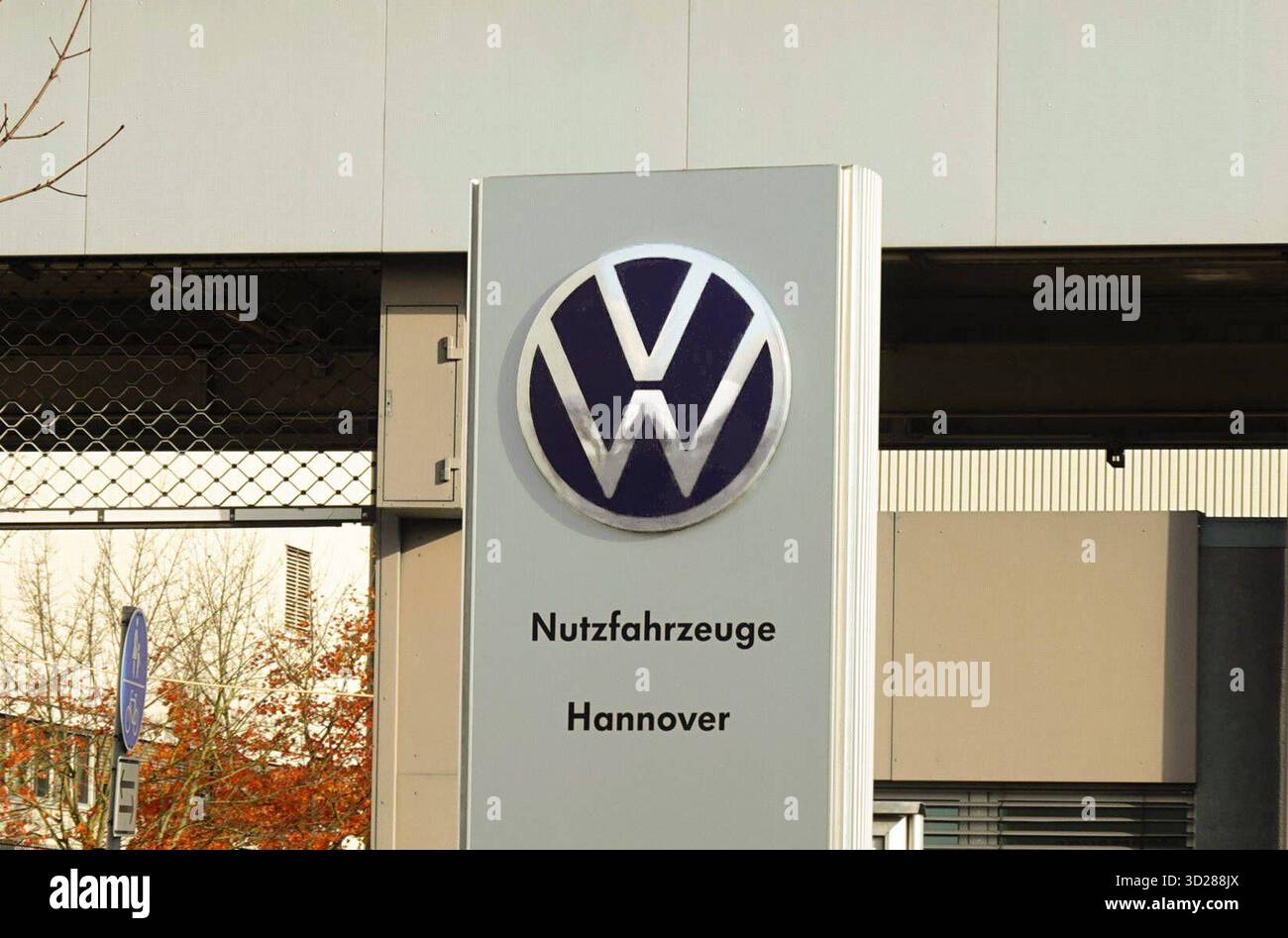 VW Nutzfahrzeuge Hannover-Stöcken - gesehen am 30.10.2025 *** VW ...