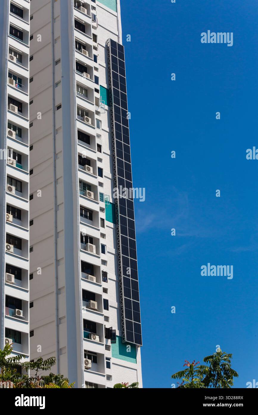 Vertical solar panel installed hi-res stock photography and images - Alamy