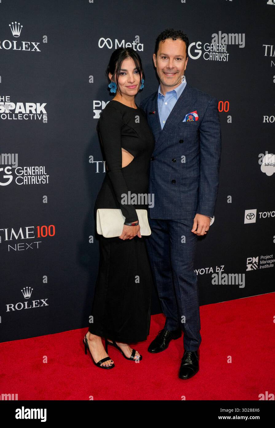 New York, United States. 30th Oct, 2025. (R) Efrén Olivares attends the ...