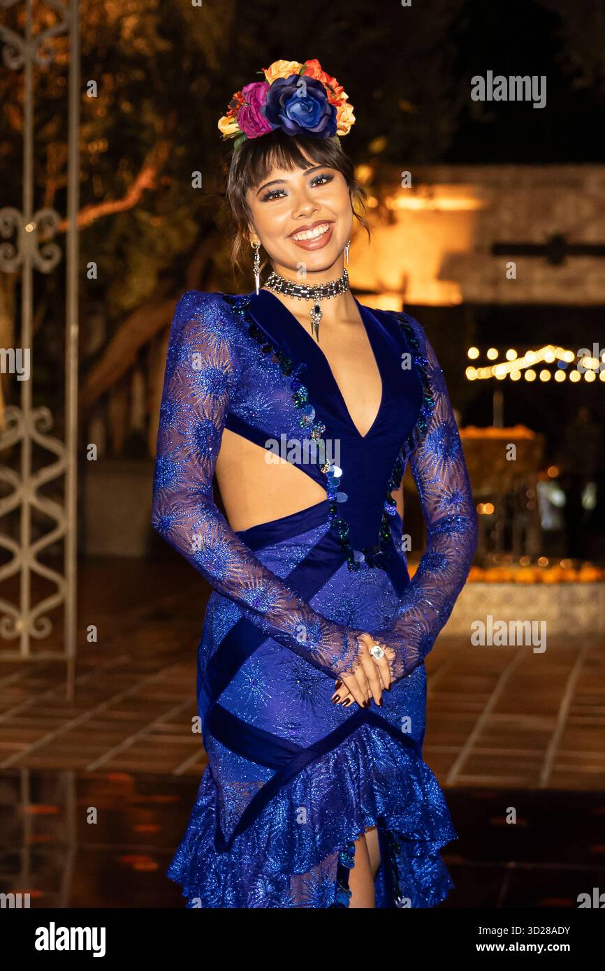 Xochitl Gomez attends the arrivals of the 2025 Día De Muertos Gala ...