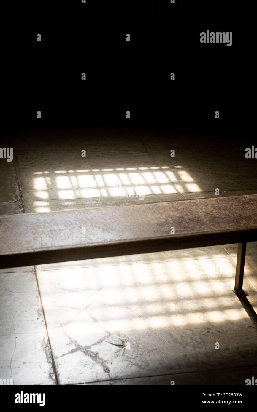 Inside alcatraz prison hi-res stock photography and images - Alamy