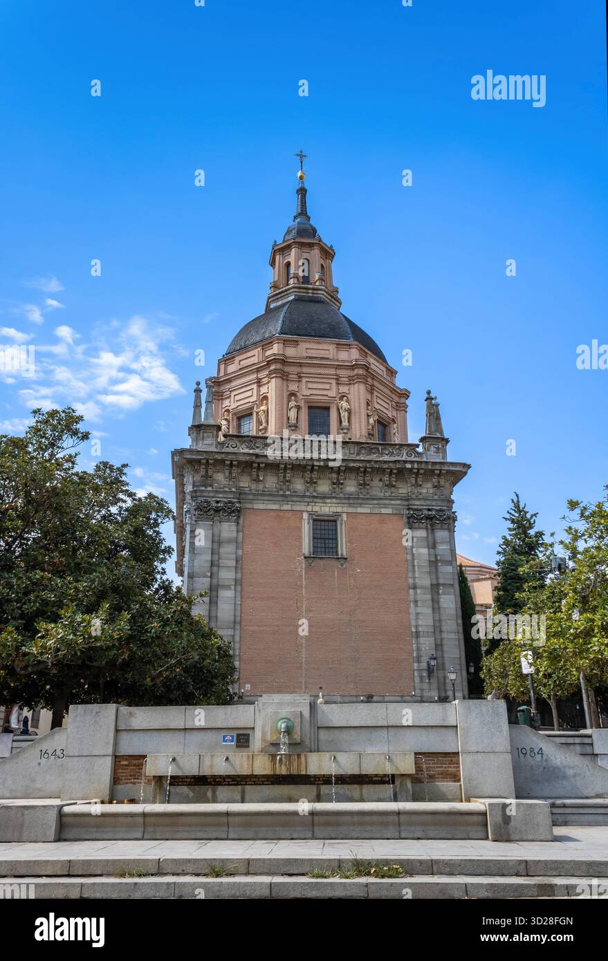 Church of Saint Andrew the Apostle and Fountain of Seven Sprouts on ...