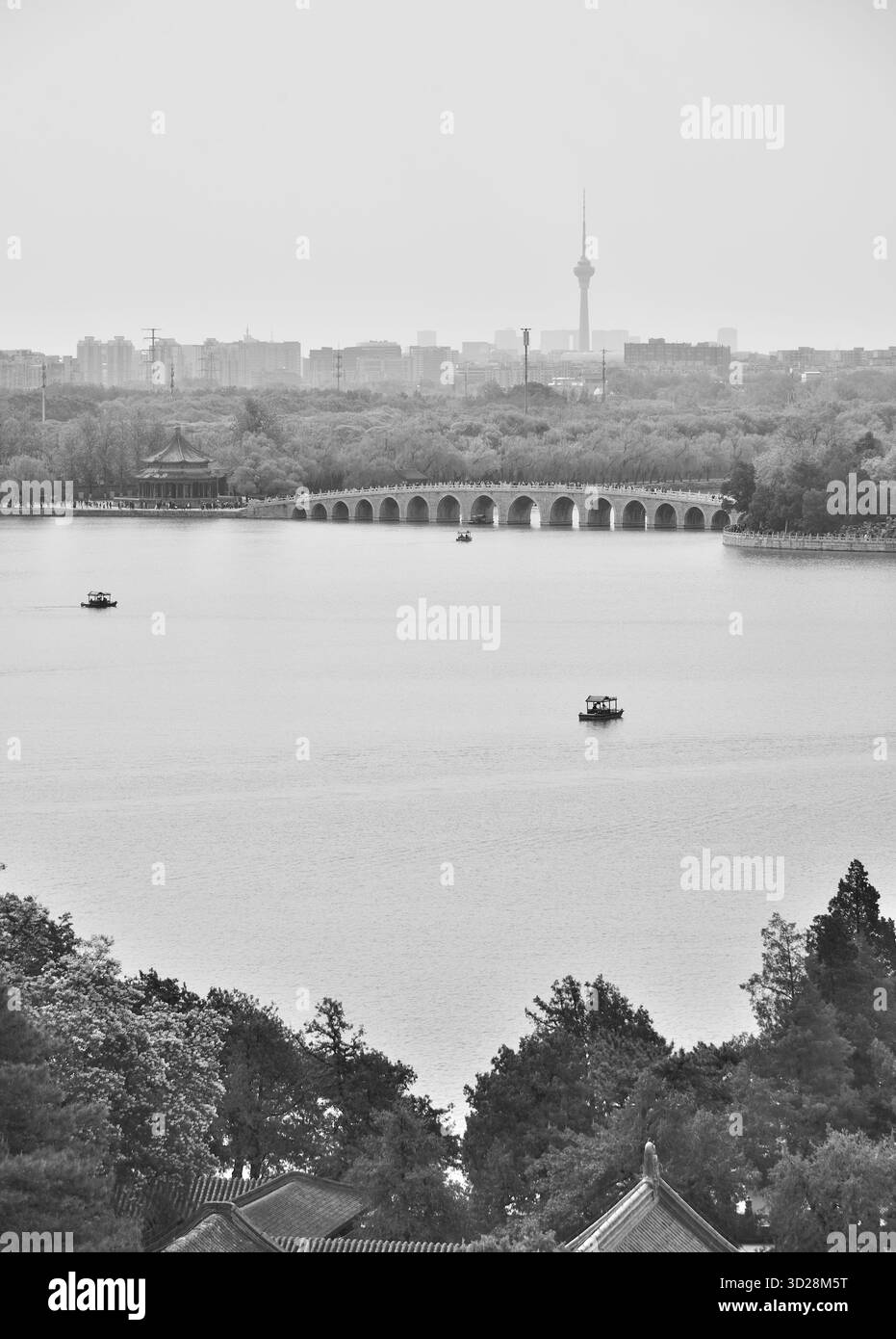 The Summer Palace and Kunming lake, complex of imperial Chinese gardens ...