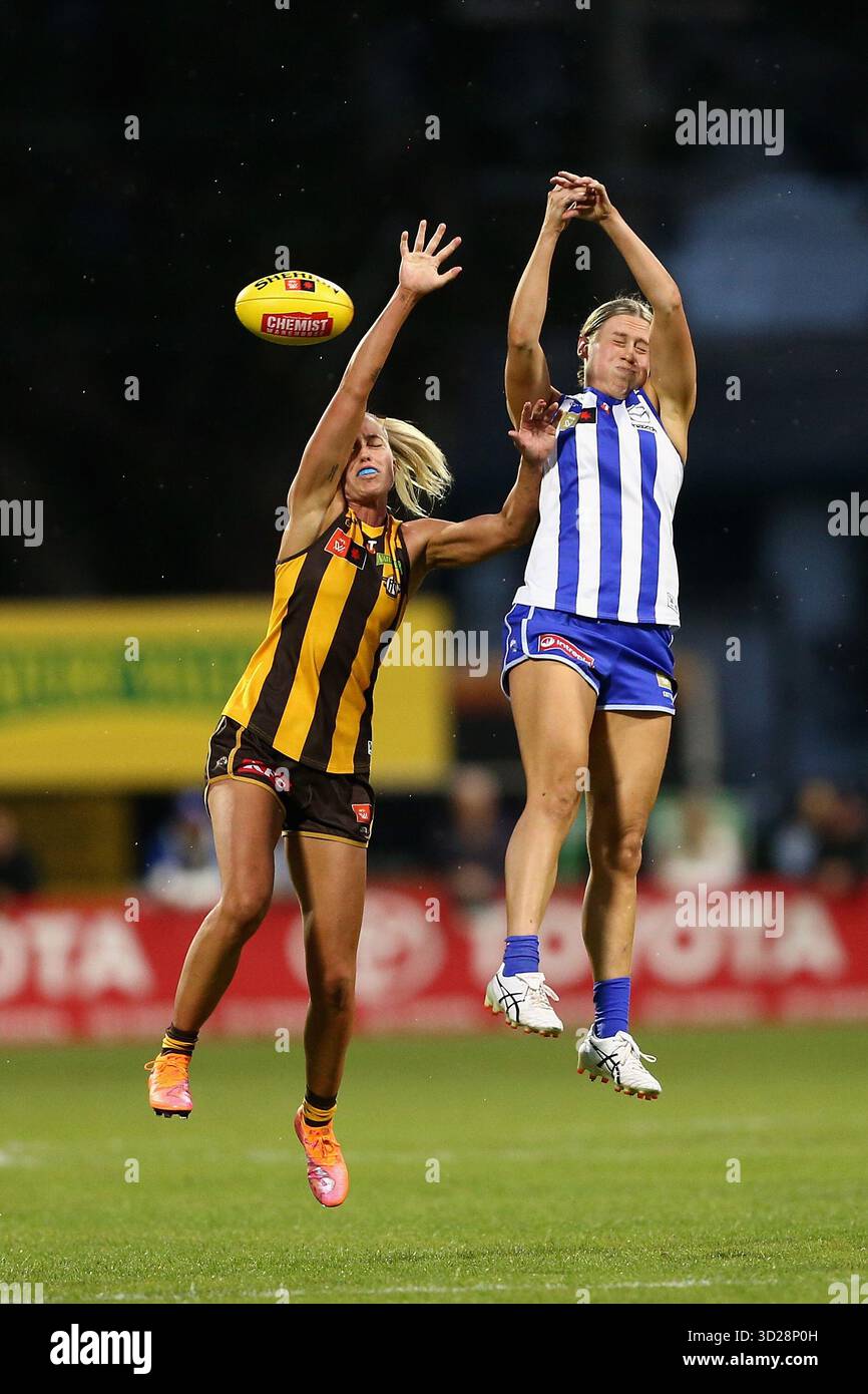 Tessa Boyd of the Kangaroos attempts a mark during the AFLW Round 12 ...