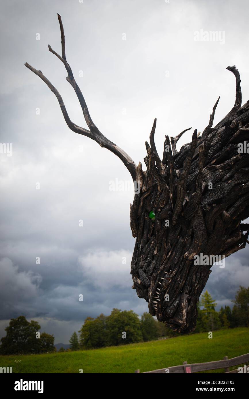 The terrific face of Drago Vaia, the largest wooden dragon sculpture in ...