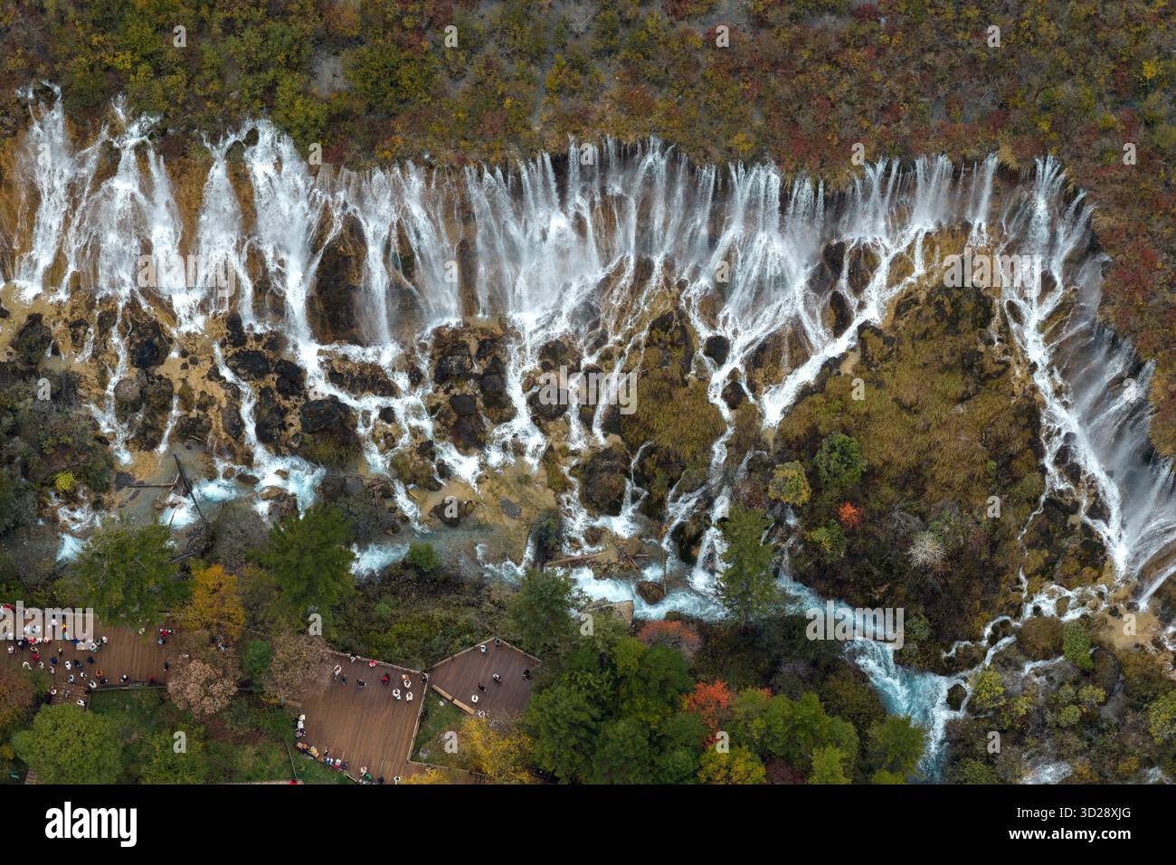 Autumn scenery of Jiuzhaigou Valley, Ngawa Tibetan and Qiang Autonomous ...
