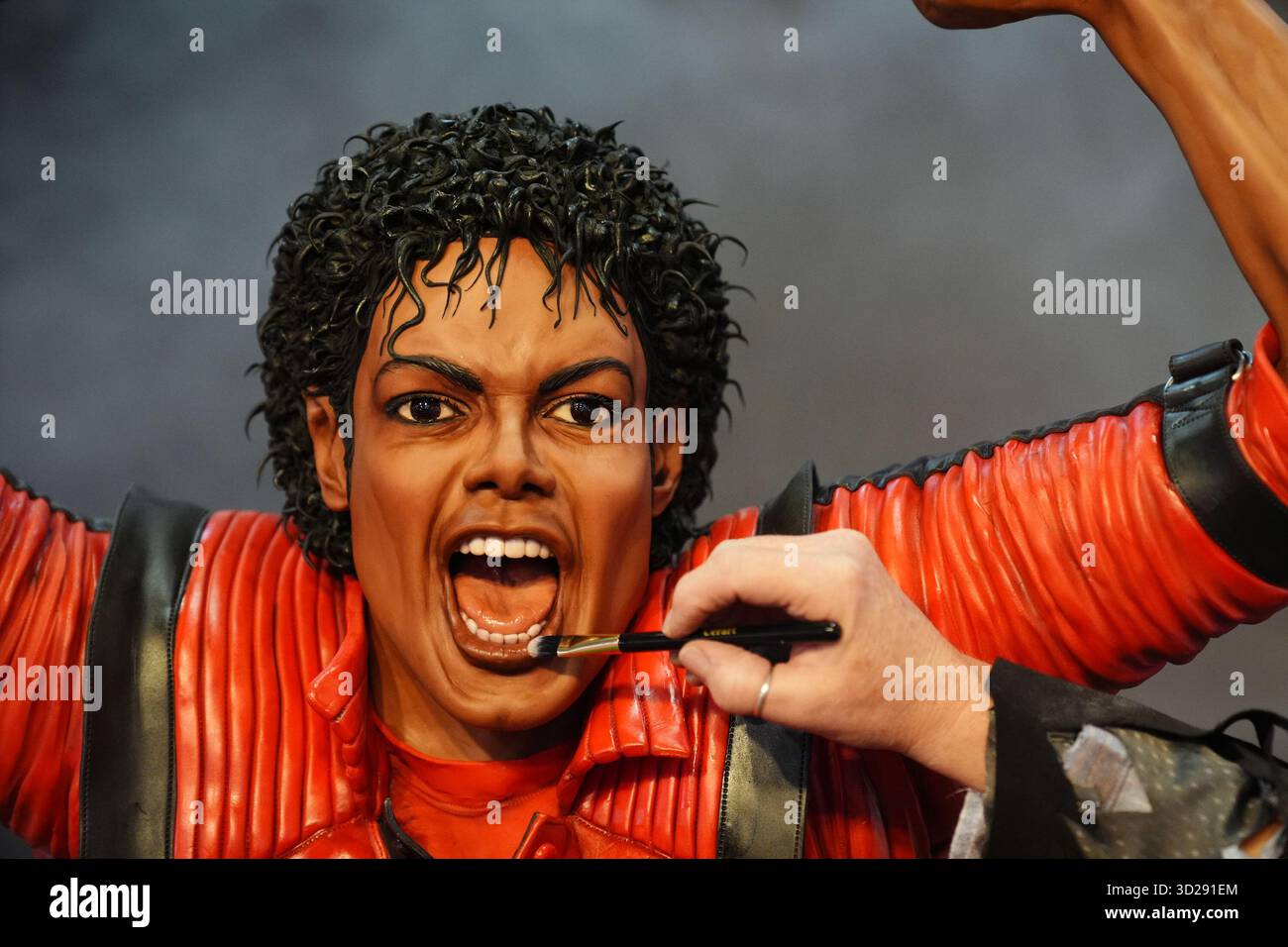 Cake artist Emma Jayne works on her life size replica of Michael ...