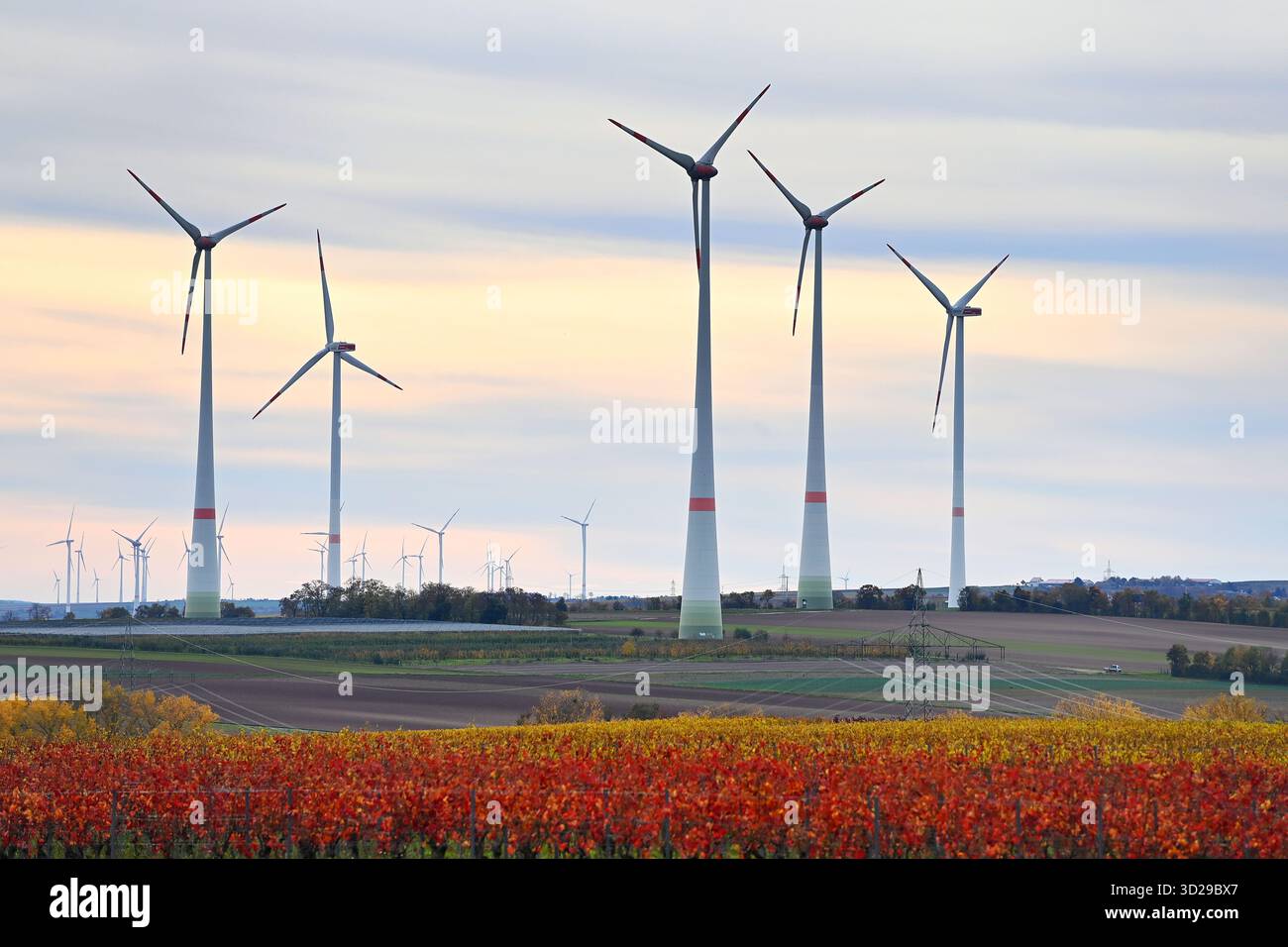 Wind turbines in Rhineland-Palatinate: Wind farm, wind turbine, wind ...