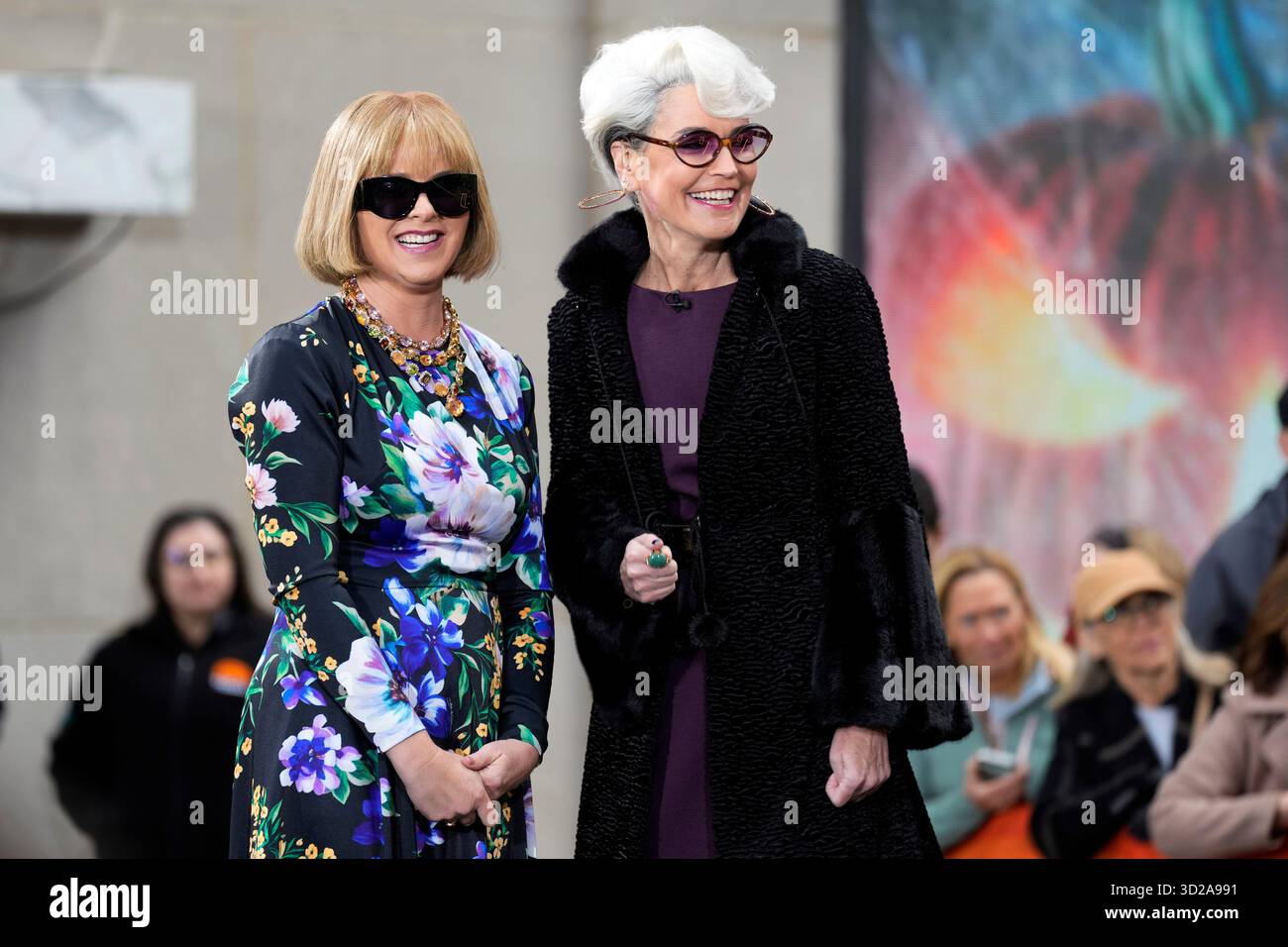 Jenna Bush Hager, left, and Savannah Guthrie dress as Anna Wintour and ...