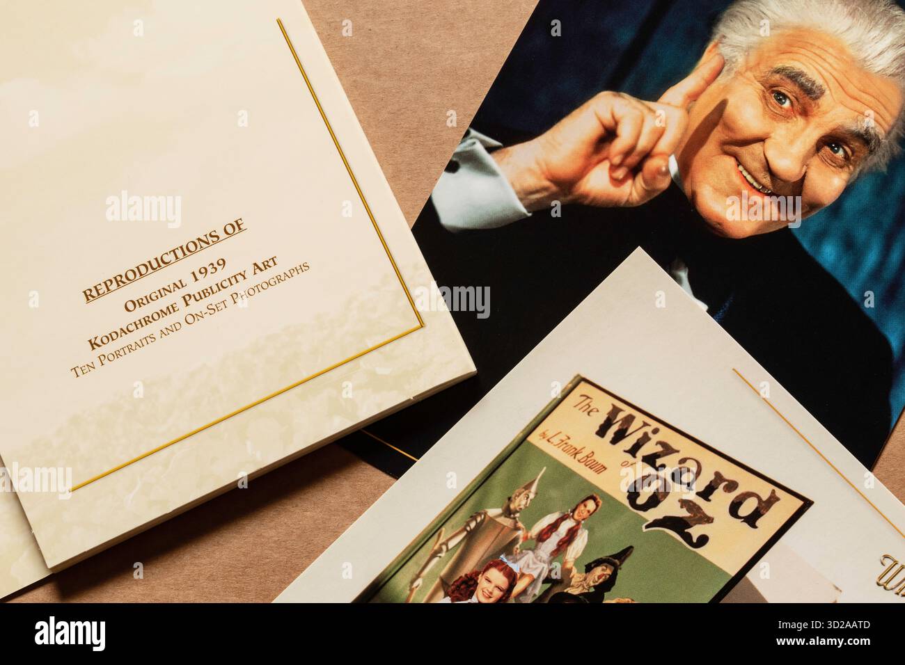 ‘The Wizard of Oz’ inserts featuring Frank Morgan and booklet with ...