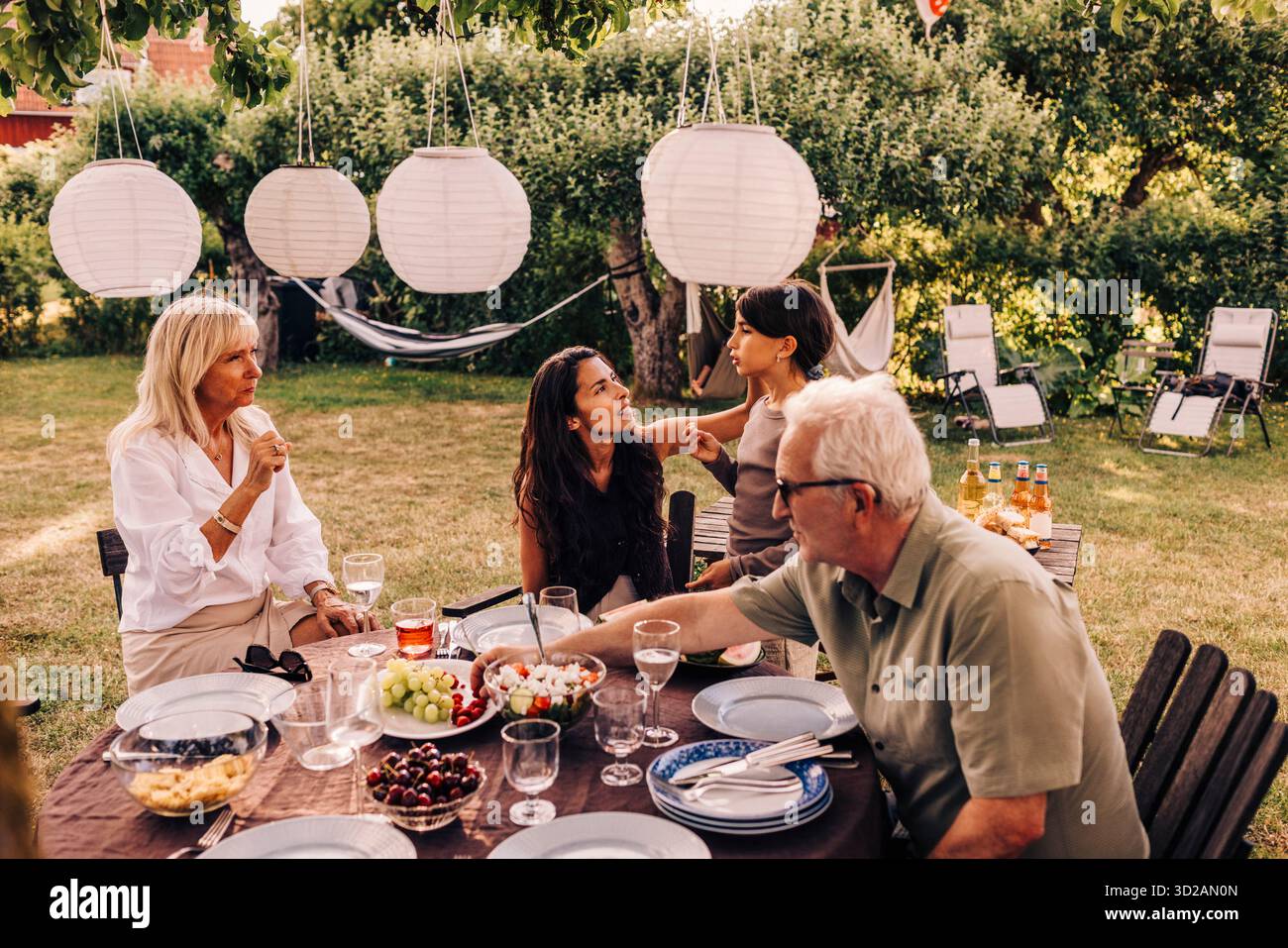 Four family members group hi-res stock photography and images - Alamy