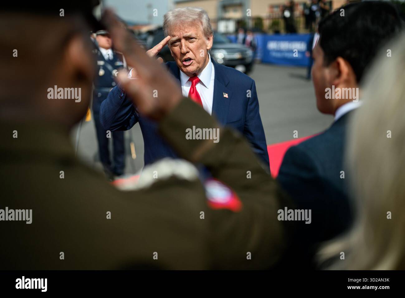 Donald trump salutes 2025 hi-res stock photography and images - Alamy