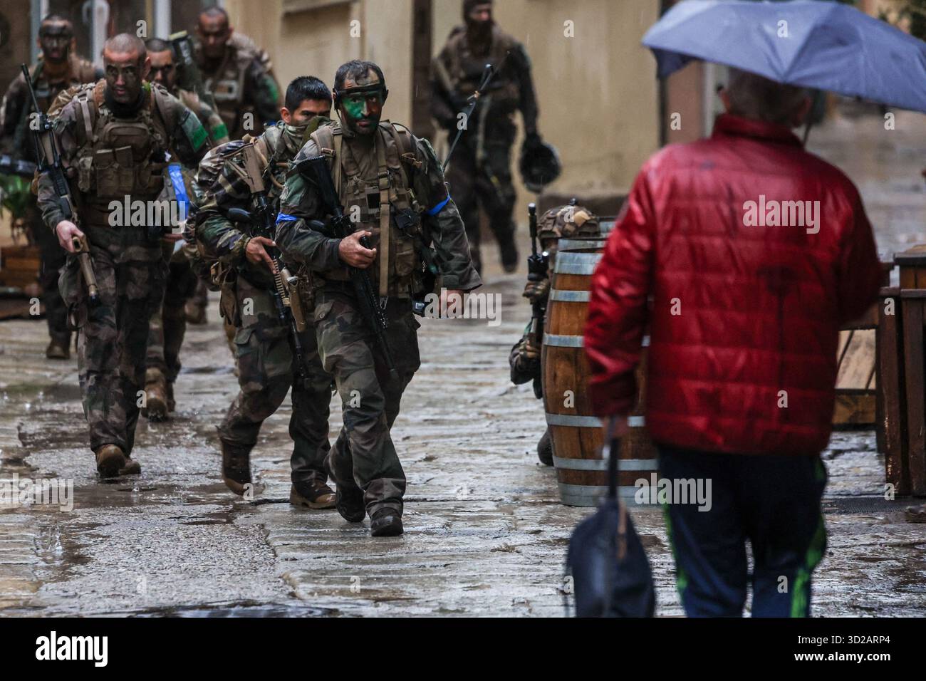 Legionnaires of the French 2nd REP, Regiment Foreigner paratroopers ...